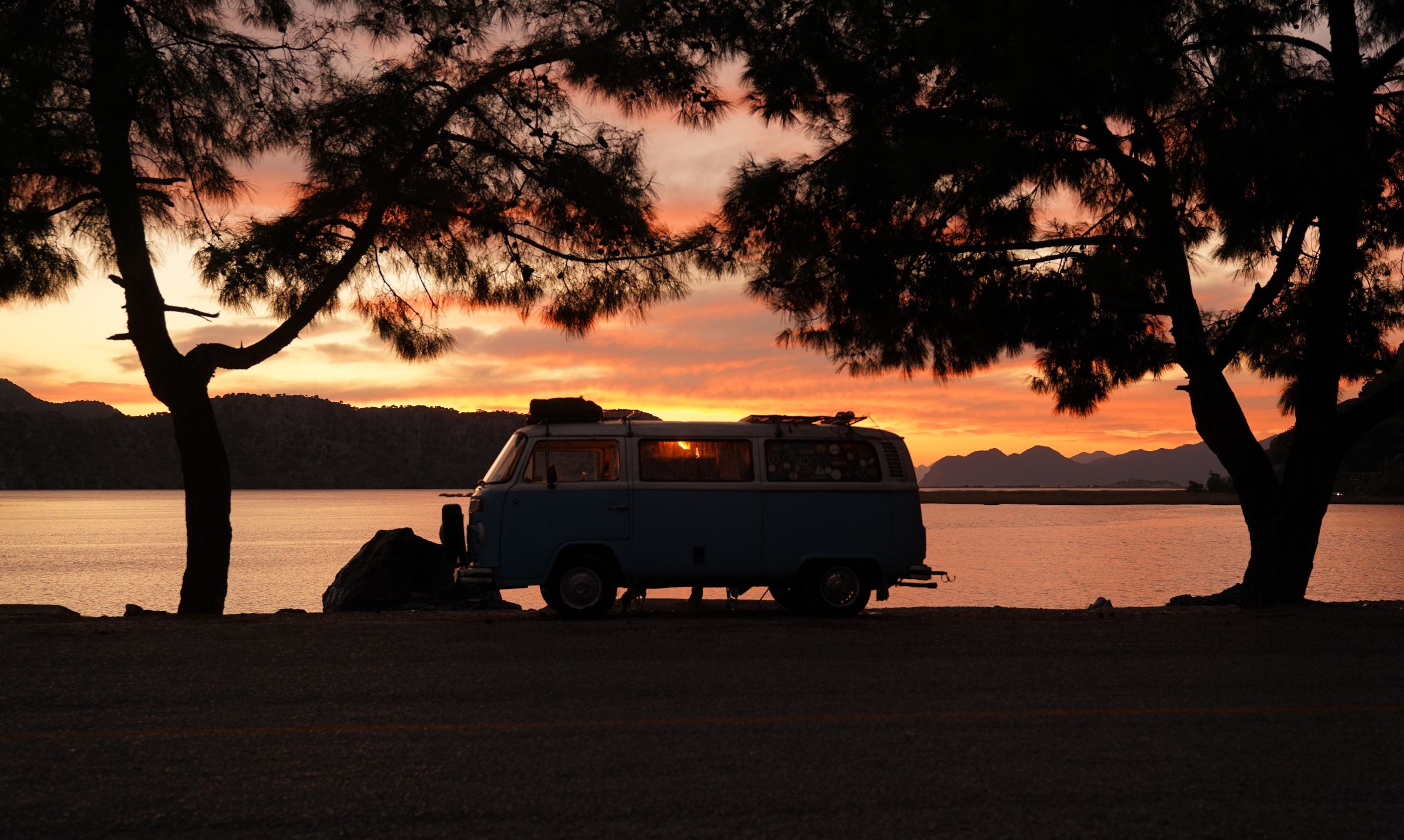 5 Van Aesthetics to Fit Your #Vanlife Vibe - ExploreVanX
